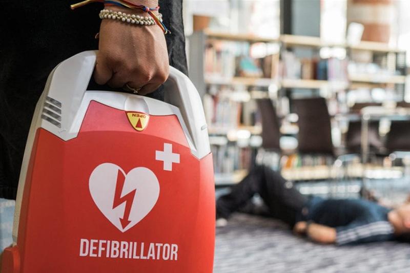 SST. Des défibrillateurs dans tous les ERP | Portail de la Sécurité et ...